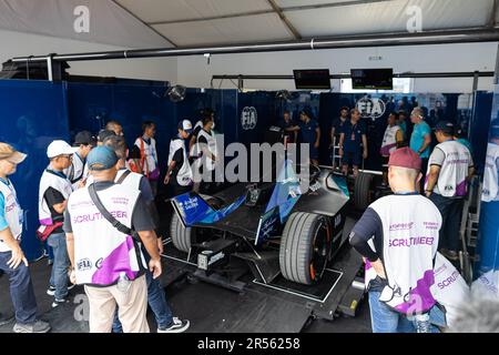commissaire, marshall FIA Scrutineering briefing illustration during ...