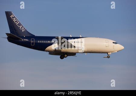 Raglan 737-200 Landing at Pearson Airport, Runway 23 Stock Photo - Alamy