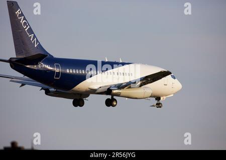 Raglan 737-200 Landing at Pearson Airport, Runway 23 Stock Photo - Alamy