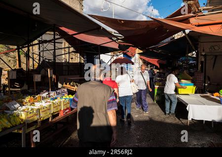 Italy. Sicily. Palermo. Ballar market Stock Photo - Alamy