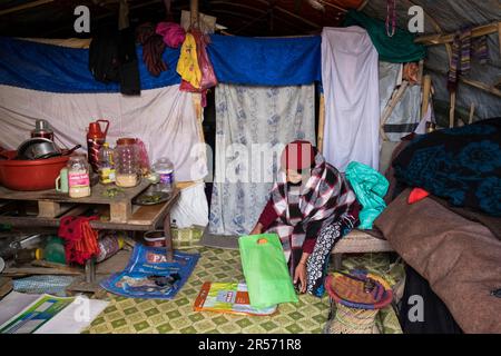 Earthquake. Refugee Camp. Nepal Stock Photo - Alamy
