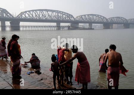 India. Kolkata. Hughli river. daily life Stock Photo - Alamy