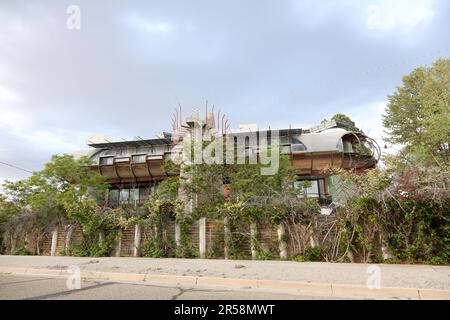 The quirky 'spaceship house', a residence and studio of architect Bart ...