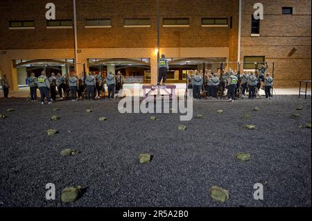 Basic Combat Training Soldiers from Echo Company 1/48 Infantry Regiment ...