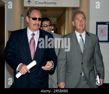 Attorney Mark Geragos arrives at the courthouse in Redwood City, Calif ...