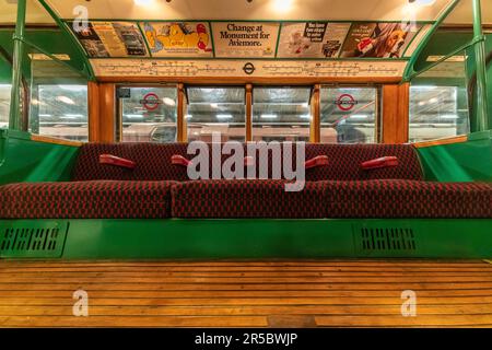 Interior Vintage London Underground Train Stock Photo - Alamy