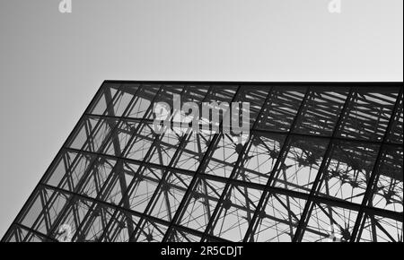 Simple design of Louvre Pyramid - Louvre Museum, Paris Stock Photo - Alamy