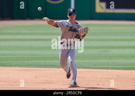 Tulane Green Wave Gavin Schulz (2) bats during an American Athletic Conference Championship ...