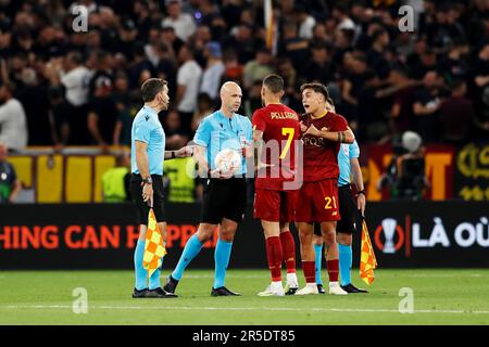 Lorenzo Pellegrini and Paulo Dybala of AS Roma celebrating after a goal ...