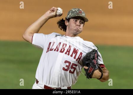 Alabama pitcher Luke Holman (35) during an NCAA baseball game on Friday ...