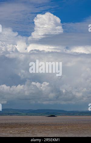 Cumulonimbus Calvus cloud along the Welsh coast Stock Photo - Alamy