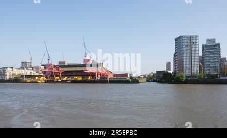 Western Riverside Waste Authority Recycling Facility next to the River ...