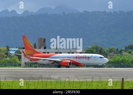 A Firefly Boeing 737-800 taxiing at Penang International Airport, Pulau ...