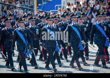 Carabinieri at Via dei Fori Imperiali in Rome Stock Photo - Alamy