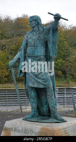 Detail of statue of Red Hugh O'Donnell by Maurice Harron in Donegal ...