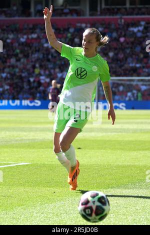 EINDHOVEN - Lynn Wilms of VfL Wolfsburg during the training session ...