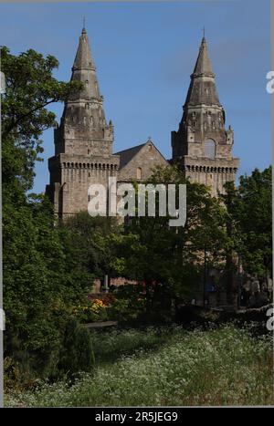 Old cemetery at St Machar's cathedral in Aberdeen, Scotland Stock Photo ...