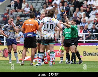 Referee Aaron Moore in action during the Betfred Super League match at ...