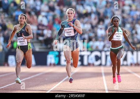 HENGELO - (lr) Bassant Hemida, Lieke Klaver, Kayla White in action ...