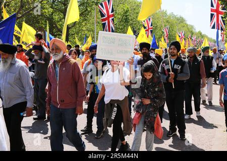 London, UK. Sikhs mark the 39th anniversary the Golden Temple in ...