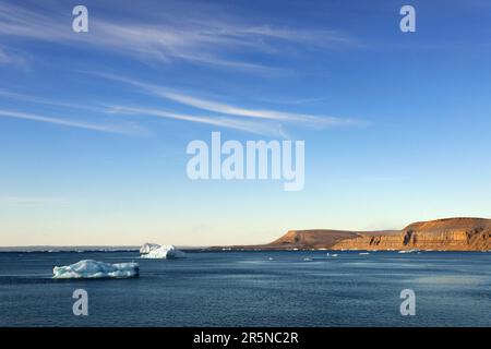 Icebergs, Croker Bay, Devo, Croker Bay, Iceland, Canada Stock Photo - Alamy