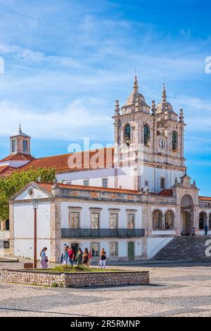 Portugal, Central region, Nazaré, Sitio district, statue in tribute to ...