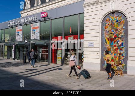 Hendaye, FR - 17 September 2022: Facade of Hendaye train station Stock ...