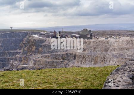 High limestone quarry of Coldstones on Greenhow Hill in Nidderdale ...