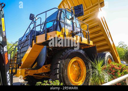 mining truck or yucle, Cat® 980 Wheel Loader, trascavo, boytec drill ...