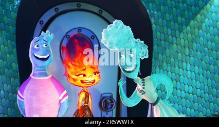 ELEMENTAL, from left: Wade (voice: Mamoudou Athie), Ember (voice: Leah ...