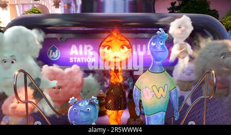 ELEMENTAL, from left: Wade (voice: Mamoudou Athie), Ember (voice: Leah ...