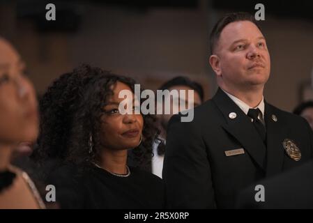 9-1-1: LONE STAR, (aka 911: LONE STAR), from left: Chad Lowe, Ronen ...