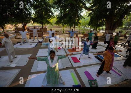Tomb of Shah Begum in Khusro Bagh in Allahabad India Stock Photo - Alamy