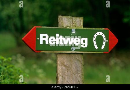 Sign: bridle path, horseshoe Stock Photo - Alamy