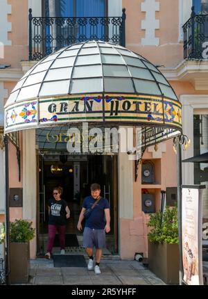 Stained glass canopy entrance to Gran Hotel, Merida, Yucatan State ...