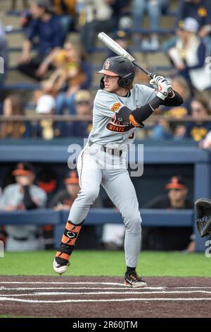 Oklahoma State Cowboys outfielder Carson Benge (3) during the NCAA ...