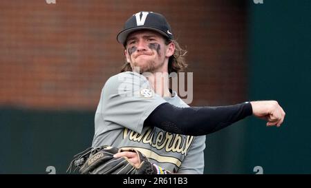 Vanderbilt infielder Jonathan Vastine plays against Xavier during an ...