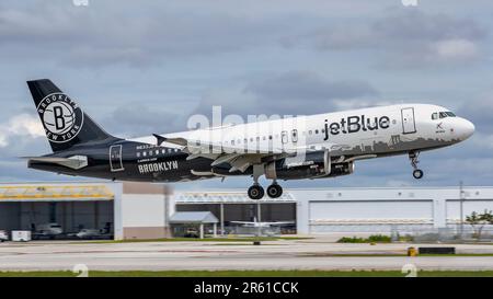 jetBlue A320 "BK Blue" Livery Stock Photo - Alamy