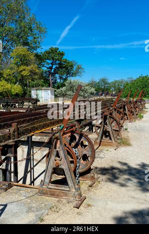 The Canal du Midi: Libron structure (intersection of the canal and the ...