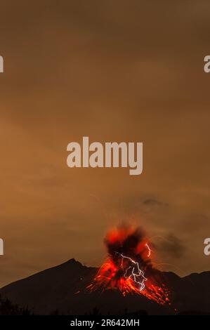 Volcanic lightning on Sakurajima Stock Photo - Alamy