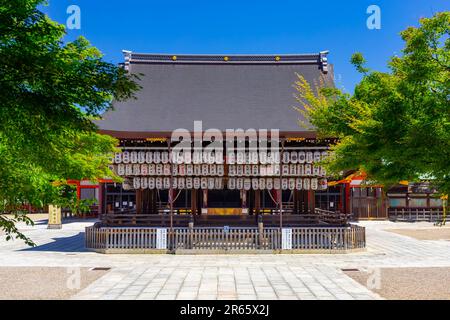 Maiten (dance hall) of Yasaka Shrine Stock Photo - Alamy