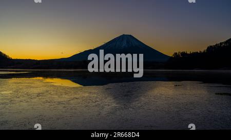 Lake Shojin and Mt. Fuji before dawn Stock Photo - Alamy