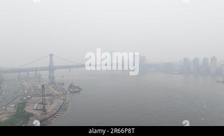 NYC covered in Canadian Wildfire Smoke, New York, USA Stock Photo - Alamy