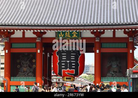 Symbol of Asakusa, Kaminarimon and Asakusa Nakamise shopping street ...