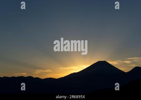 Mount Fuji in front of a sunrise Stock Photo - Alamy
