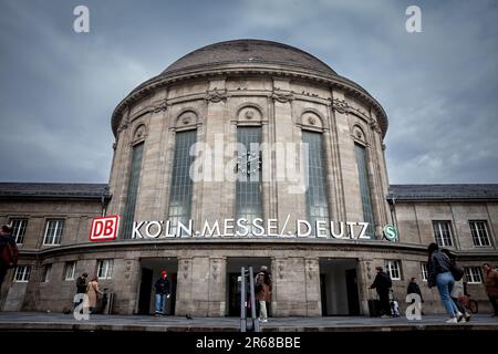 Picture of the main building of Koln Messe Deutz Bahnhof in Cologne ...