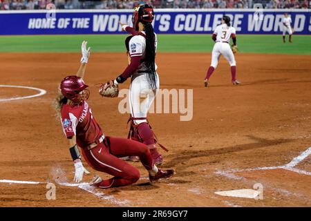 Florida State catcher Michaela Edenfield, left, and pitcher Kathryn ...
