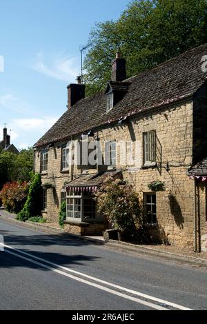 The Red Lion pub, Long Compton, Warwickshire, England, UK Stock Photo ...