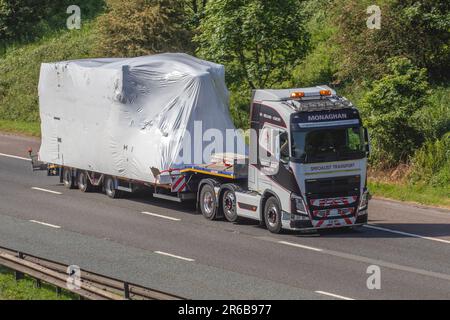Long Freight/Oversized Loads Stock Photo - Alamy