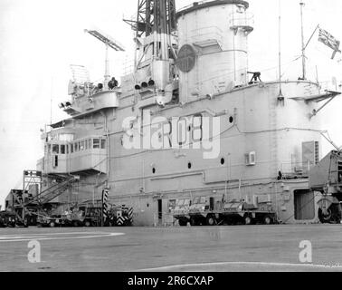 Royal Navy - HMS Bulwark R08, a Commando Carrier, converted from a ...
